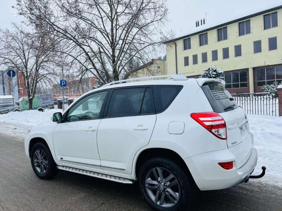 Balts Toyota RAV4 2012 Kauņa, ar dzinēja tilpumu 2.23 L un nobraukumu 185 tūkst. km par 7900 €, foto 8 vietnē AUTOMOTO.COM.LV
