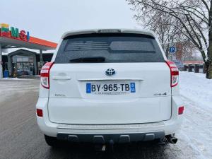 Balts Toyota RAV4 2012 Kauņa, ar dzinēja tilpumu 2.23 L un nobraukumu 185 tūkst. km par 7900 €, foto 9 vietnē AUTOMOTO.COM.LV
