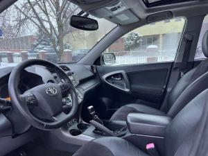 Balts Toyota RAV4 2012 Kauņa, ar dzinēja tilpumu 2.23 L un nobraukumu 185 tūkst. km par 7900 €, foto 18 vietnē AUTOMOTO.COM.LV