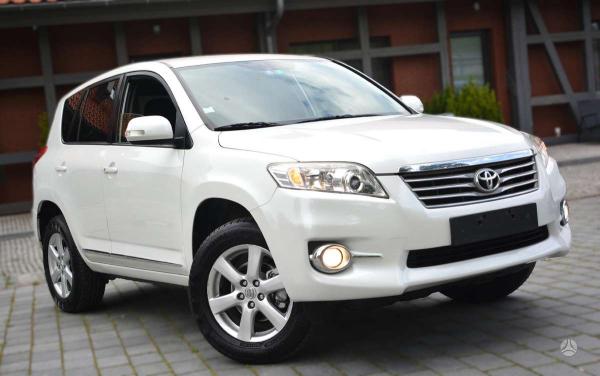 Balts Toyota RAV4 2012 Klaipėda, ar dzinēja tilpumu 2.23 L un nobraukumu 245 tūkst. km par 7550 €, foto 1 vietnē AUTOMOTO.COM.LV