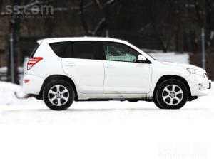 White Toyota RAV4 2012 in Riga, with an engine capacity of 2.20 L and mileage of 228 thousand km for 8790 €, photo 5 on AUTOMOTO.COM.LV