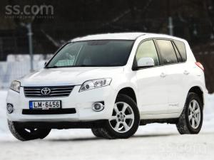 Balts Toyota RAV4 2012 Rīga, ar dzinēja tilpumu 2.20 L un nobraukumu 228 tūkst. km par 8790 €, foto 1 vietnē AUTOMOTO.COM.LV