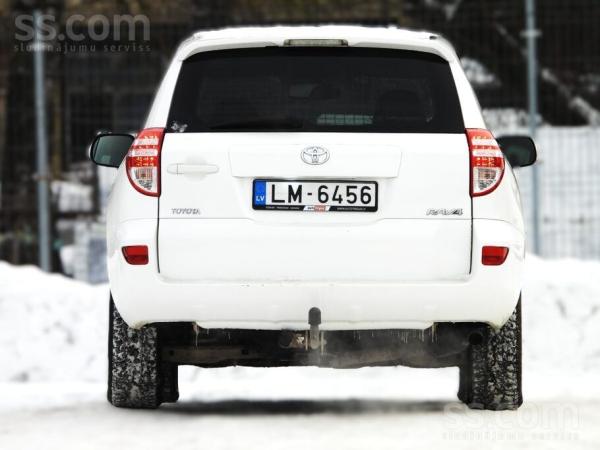 Balts Toyota RAV4 2012 Rīga, ar dzinēja tilpumu 2.20 L un nobraukumu 228 tūkst. km par 8790 €, foto 7 vietnē AUTOMOTO.COM.LV