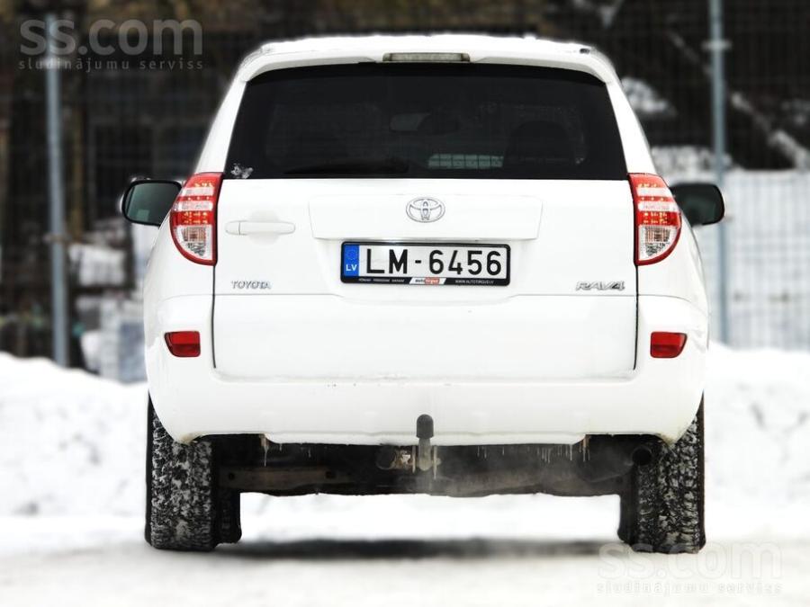 Balts Toyota RAV4 2012 Rīga, ar dzinēja tilpumu 2.20 L un nobraukumu 228 tūkst. km par 8790 €, foto 8 vietnē AUTOMOTO.COM.LV