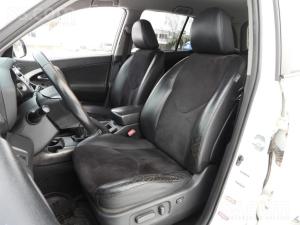 Balts Toyota RAV4 2012 Rīga, ar dzinēja tilpumu 2.20 L un nobraukumu 228 tūkst. km par 8790 €, foto 10 vietnē AUTOMOTO.COM.LV