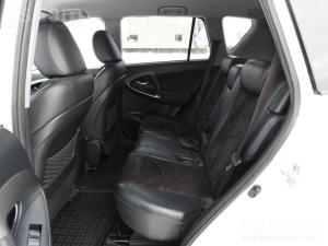Balts Toyota RAV4 2012 Rīga, ar dzinēja tilpumu 2.20 L un nobraukumu 228 tūkst. km par 8790 €, foto 11 vietnē AUTOMOTO.COM.LV