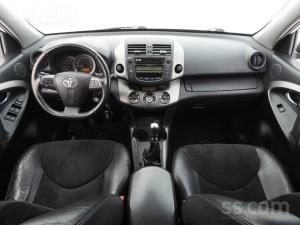 Balts Toyota RAV4 2012 Rīga, ar dzinēja tilpumu 2.20 L un nobraukumu 228 tūkst. km par 8790 €, foto 15 vietnē AUTOMOTO.COM.LV