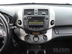 Balts Toyota RAV4 2012 Rīga, ar dzinēja tilpumu 2.20 L un nobraukumu 228 tūkst. km par 8790 €, foto 16 vietnē AUTOMOTO.COM.LV