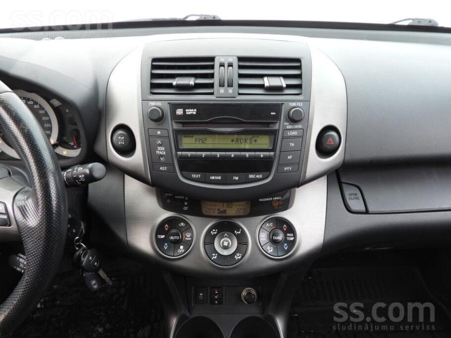 Balts Toyota RAV4 2012 Rīga, ar dzinēja tilpumu 2.20 L un nobraukumu 228 tūkst. km par 8790 €, foto 16 vietnē AUTOMOTO.COM.LV