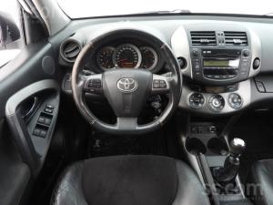 Balts Toyota RAV4 2012 Rīga, ar dzinēja tilpumu 2.20 L un nobraukumu 228 tūkst. km par 8790 €, foto 17 vietnē AUTOMOTO.COM.LV