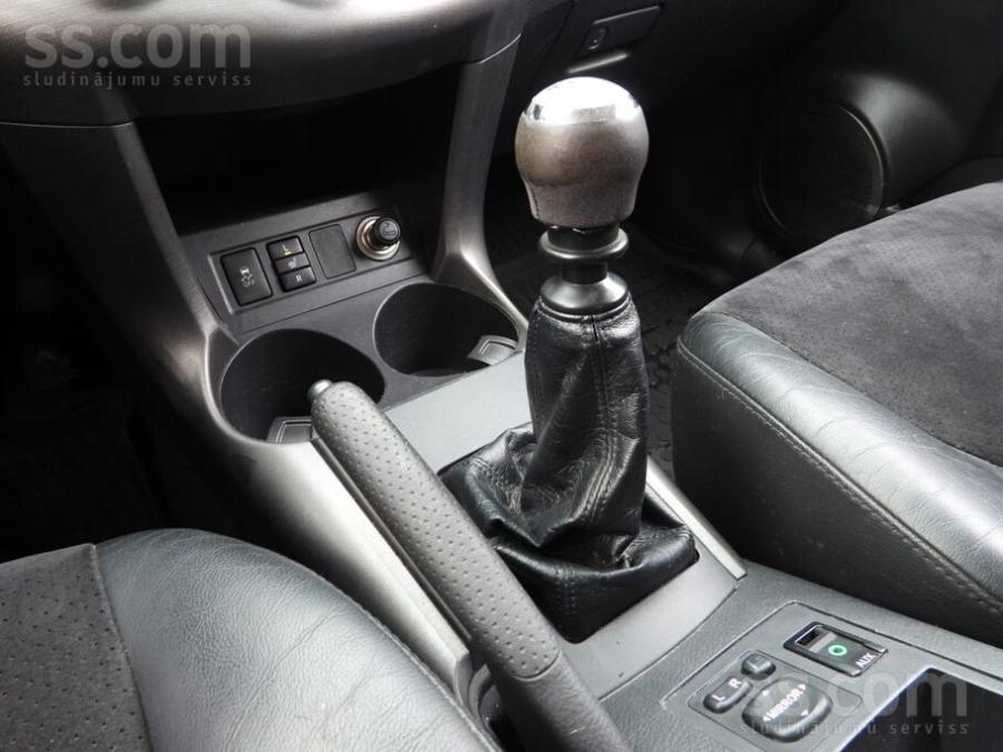 Balts Toyota RAV4 2012 Rīga, ar dzinēja tilpumu 2.20 L un nobraukumu 228 tūkst. km par 8790 €, foto 20 vietnē AUTOMOTO.COM.LV
