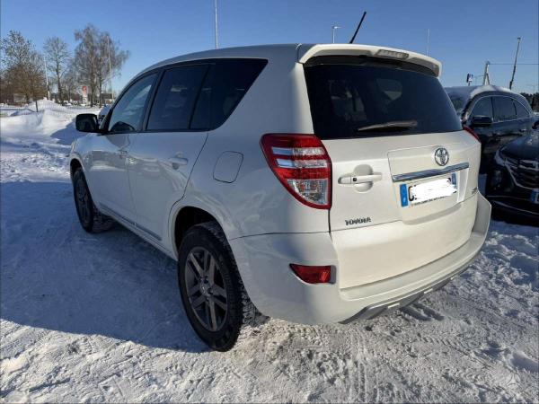 Balts Toyota RAV4 2012 Tauragė, ar dzinēja tilpumu 2.23 L un nobraukumu 233 tūkst. km par 6500 €, foto 4 vietnē AUTOMOTO.COM.LV