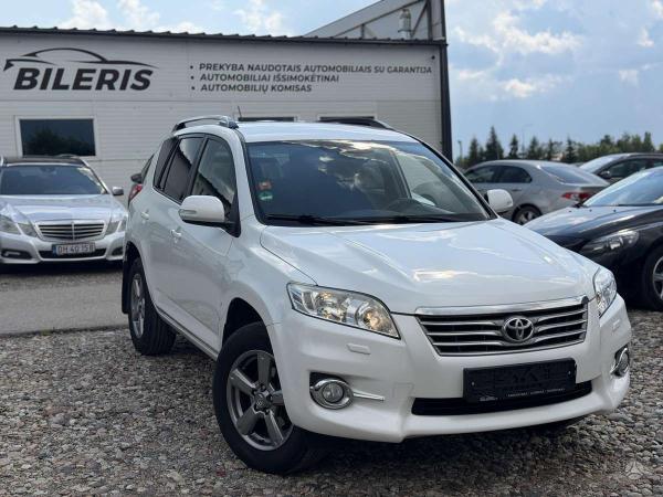 Balts Toyota RAV4 2012 Utena, ar dzinēja tilpumu 2.23 L un nobraukumu 278 tūkst. km par 6290 €, foto 1 vietnē AUTOMOTO.COM.LV