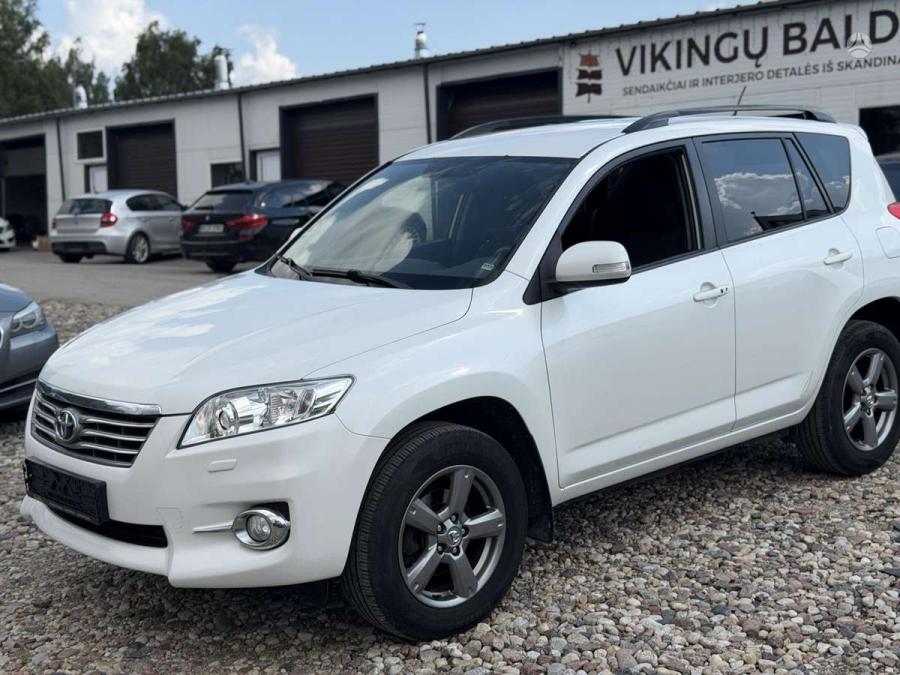 Balts Toyota RAV4 2012 Utena, ar dzinēja tilpumu 2.23 L un nobraukumu 278 tūkst. km par 6290 €, foto 6 vietnē AUTOMOTO.COM.LV