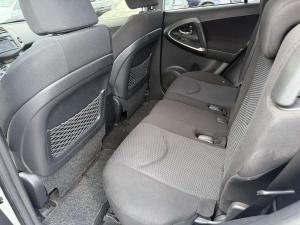 Balts Toyota RAV4 2012 Utena, ar dzinēja tilpumu 2.23 L un nobraukumu 278 tūkst. km par 6290 €, foto 9 vietnē AUTOMOTO.COM.LV