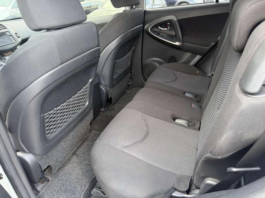 Balts Toyota RAV4 2012 Utena, ar dzinēja tilpumu 2.23 L un nobraukumu 278 tūkst. km par 6290 €, foto 9 vietnē AUTOMOTO.COM.LV