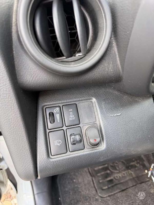 Balts Toyota RAV4 2012 Utena, ar dzinēja tilpumu 2.23 L un nobraukumu 278 tūkst. km par 6290 €, foto 10 vietnē AUTOMOTO.COM.LV