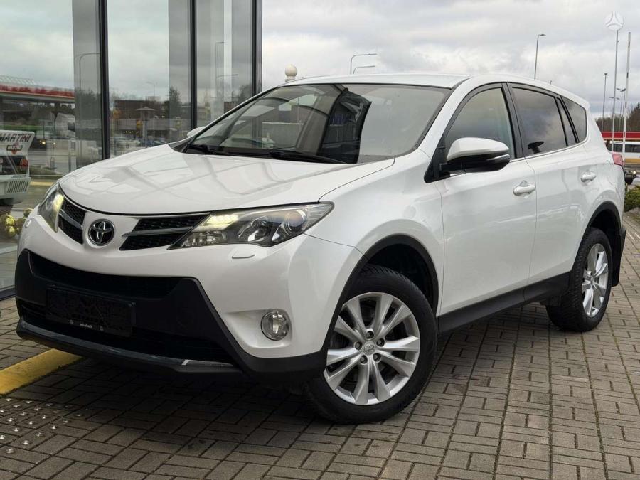 Balts Toyota RAV4 2013 Viļņa, ar dzinēja tilpumu 2.20 L un nobraukumu 190 tūkst. km par 12999 €, foto 1 vietnē AUTOMOTO.COM.LV