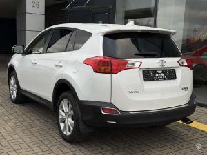 Balts Toyota RAV4 2013 Viļņa, ar dzinēja tilpumu 2.20 L un nobraukumu 190 tūkst. km par 12999 €, foto 4 vietnē AUTOMOTO.COM.LV