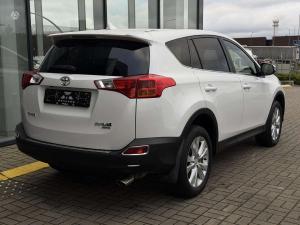 Balts Toyota RAV4 2013 Viļņa, ar dzinēja tilpumu 2.20 L un nobraukumu 190 tūkst. km par 12999 €, foto 5 vietnē AUTOMOTO.COM.LV