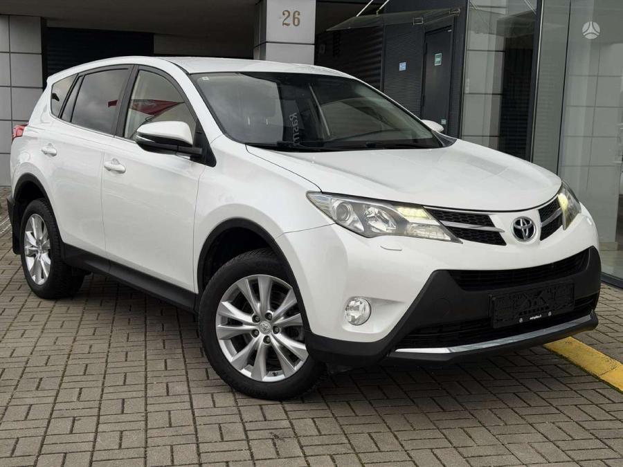 Balts Toyota RAV4 2013 Viļņa, ar dzinēja tilpumu 2.20 L un nobraukumu 190 tūkst. km par 12999 €, foto 8 vietnē AUTOMOTO.COM.LV