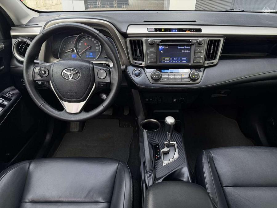 Balts Toyota RAV4 2013 Viļņa, ar dzinēja tilpumu 2.20 L un nobraukumu 190 tūkst. km par 12999 €, foto 20 vietnē AUTOMOTO.COM.LV