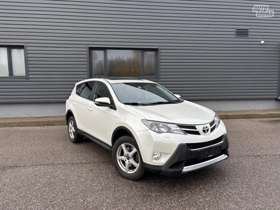 Balts Toyota RAV4 2013 Kauņa, ar dzinēja tilpumu 2.20 L un nobraukumu 240 tūkst. km par 12150 €, foto 2 vietnē AUTOMOTO.COM.LV