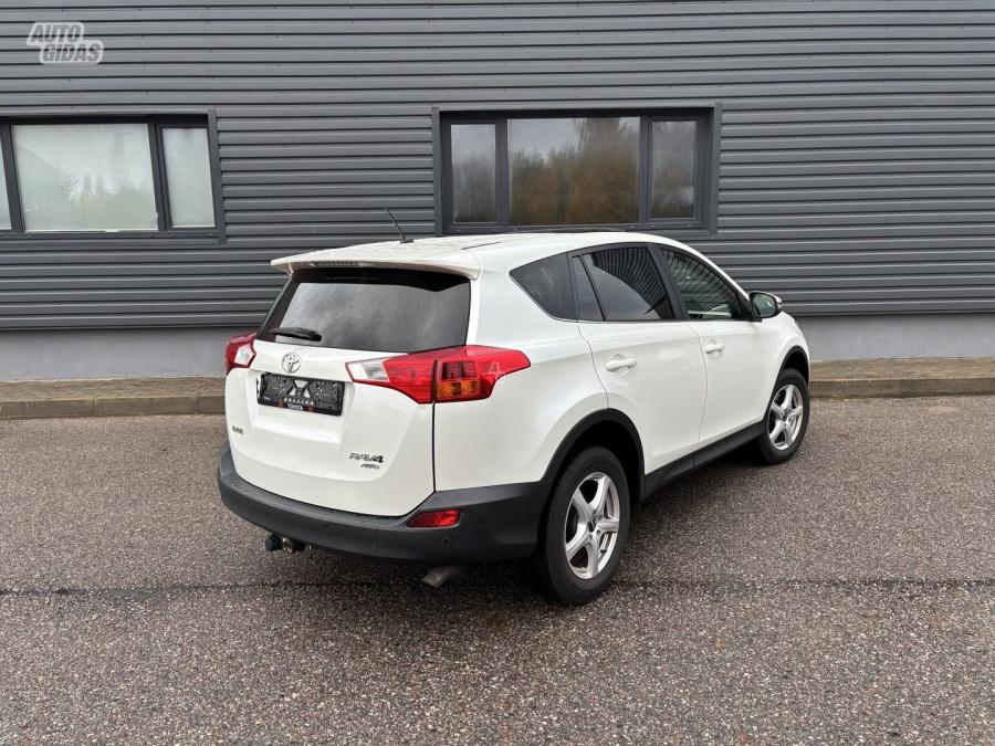 Balts Toyota RAV4 2013 Kauņa, ar dzinēja tilpumu 2.20 L un nobraukumu 240 tūkst. km par 12150 €, foto 3 vietnē AUTOMOTO.COM.LV