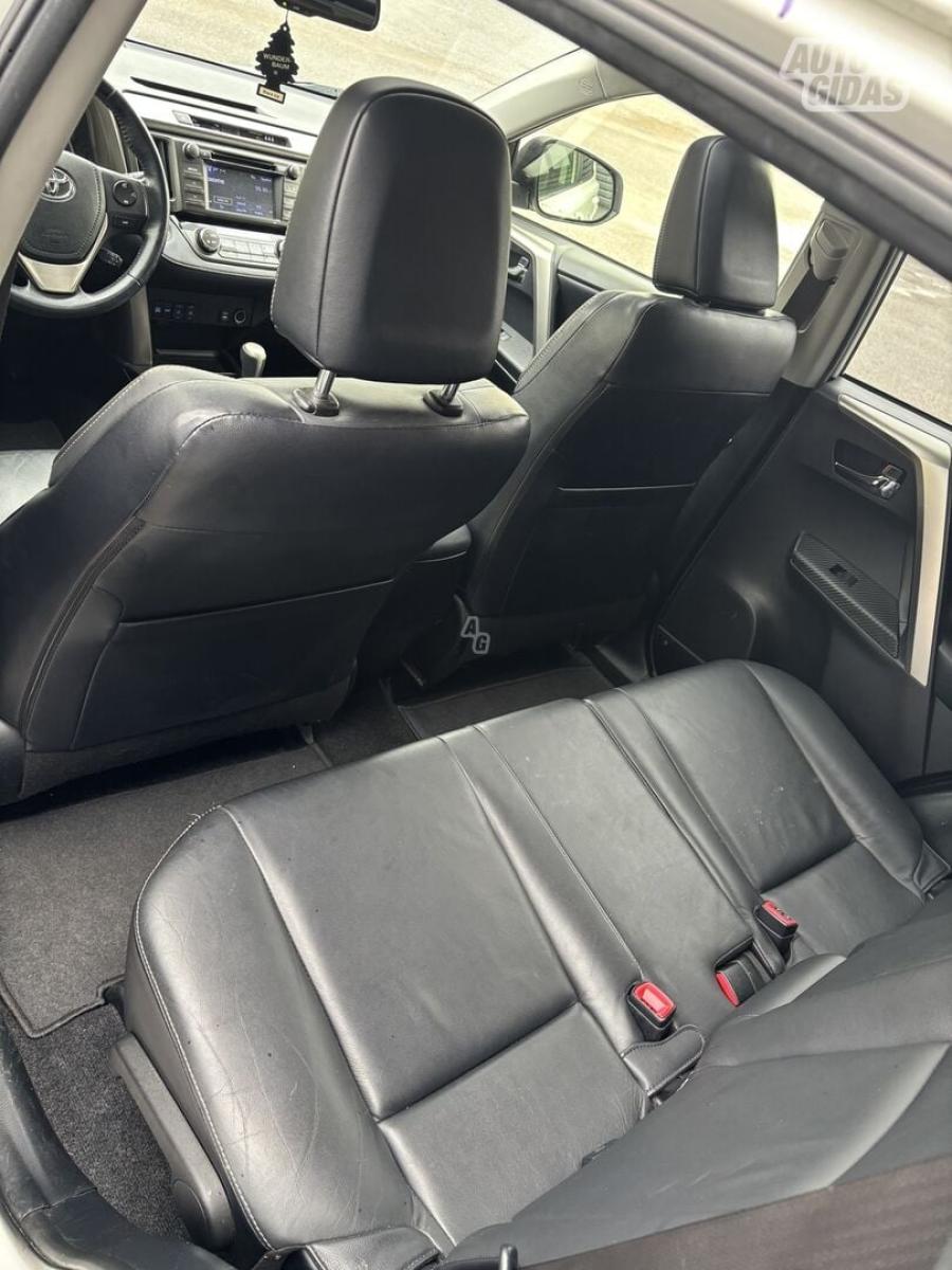 Balts Toyota RAV4 2013 Kauņa, ar dzinēja tilpumu 2.20 L un nobraukumu 240 tūkst. km par 12150 €, foto 8 vietnē AUTOMOTO.COM.LV
