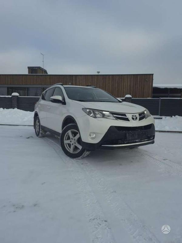 Balts Toyota RAV4 2013 Šauļi, ar dzinēja tilpumu 2.00 L un nobraukumu 332 tūkst. km par 8200 €, foto 1 vietnē AUTOMOTO.COM.LV