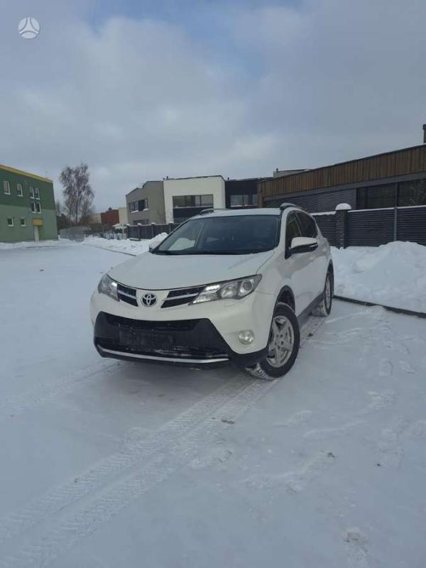 Balts Toyota RAV4 2013 Šauļi, ar dzinēja tilpumu 2.00 L un nobraukumu 332 tūkst. km par 8200 €, foto 2 vietnē AUTOMOTO.COM.LV