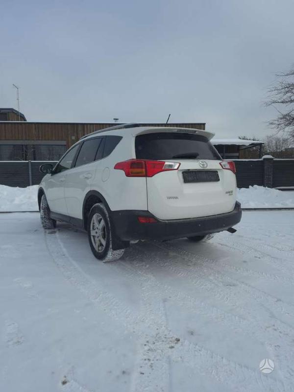 Balts Toyota RAV4 2013 Šauļi, ar dzinēja tilpumu 2.00 L un nobraukumu 332 tūkst. km par 8200 €, foto 4 vietnē AUTOMOTO.COM.LV