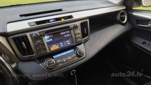 Balts Toyota RAV4 2013 Tallina, ar dzinēja tilpumu 2.20 L un nobraukumu 324 tūkst. km par 7390 €, foto 4 vietnē AUTOMOTO.COM.LV