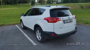 Balts Toyota RAV4 2013 Tallina, ar dzinēja tilpumu 2.20 L un nobraukumu 324 tūkst. km par 7390 €, foto 5 vietnē AUTOMOTO.COM.LV