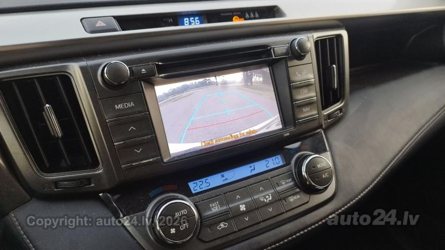 Balts Toyota RAV4 2013 Tallina, ar dzinēja tilpumu 2.20 L un nobraukumu 324 tūkst. km par 7390 €, foto 9 vietnē AUTOMOTO.COM.LV