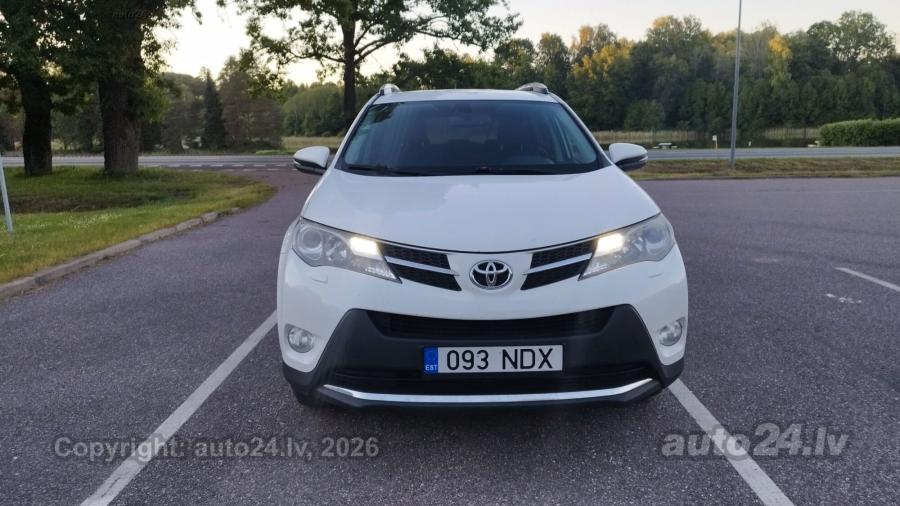 Balts Toyota RAV4 2013 Tallina, ar dzinēja tilpumu 2.20 L un nobraukumu 324 tūkst. km par 7390 €, foto 11 vietnē AUTOMOTO.COM.LV