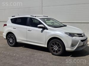 White Toyota RAV4 2013 in Riga, with an engine capacity of 2.20 L and mileage of 262 thousand km for 10390 €, photo 18 on AUTOMOTO.COM.LV