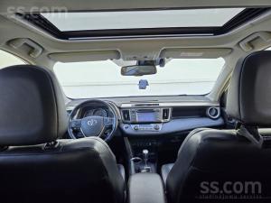 White Toyota RAV4 2013 in Riga, with an engine capacity of 2.20 L and mileage of 262 thousand km for 10390 €, photo 25 on AUTOMOTO.COM.LV