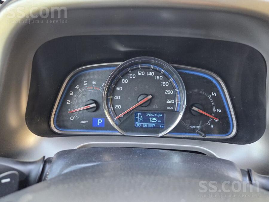 White Toyota RAV4 2013 in Riga, with an engine capacity of 2.20 L and mileage of 262 thousand km for 10390 €, photo 28 on AUTOMOTO.COM.LV