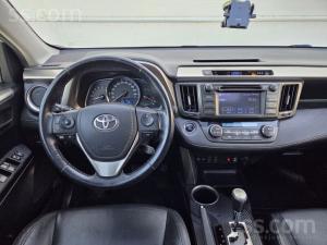White Toyota RAV4 2013 in Riga, with an engine capacity of 2.20 L and mileage of 262 thousand km for 10390 €, photo 32 on AUTOMOTO.COM.LV