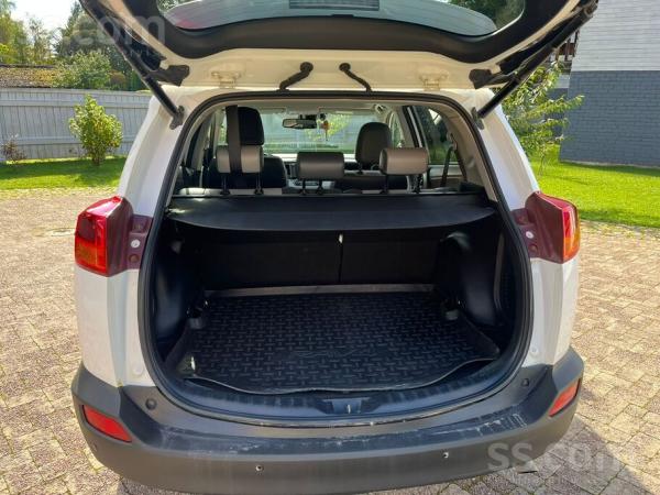 Balts Toyota RAV4 2013 Kuldīga, ar dzinēja tilpumu 2.00 L un nobraukumu 404 tūkst. km par 9900 €, foto 6 vietnē AUTOMOTO.COM.LV