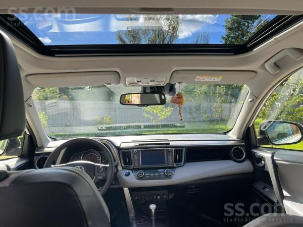 Balts Toyota RAV4 2013 Kuldīga, ar dzinēja tilpumu 2.00 L un nobraukumu 404 tūkst. km par 9900 €, foto 8 vietnē AUTOMOTO.COM.LV
