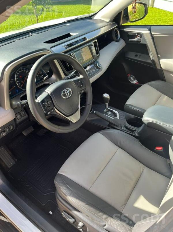 Balts Toyota RAV4 2013 Kuldīga, ar dzinēja tilpumu 2.00 L un nobraukumu 404 tūkst. km par 9900 €, foto 9 vietnē AUTOMOTO.COM.LV