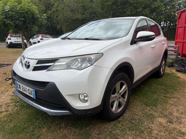 White Toyota RAV4 2013 in Vilnius, with an engine capacity of 2.00 L and mileage of 176 thousand km for 7100 €, photo 6 on AUTOMOTO.COM.LV