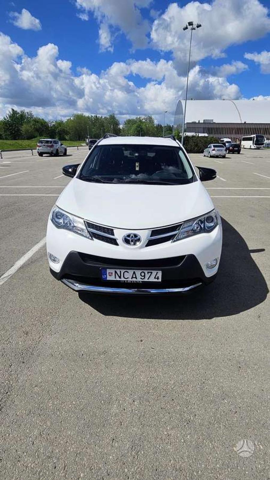 Balts Toyota RAV4 2013 Šauļi, ar dzinēja tilpumu 2.00 L un nobraukumu 191 tūkst. km par 10500 €, foto 1 vietnē AUTOMOTO.COM.LV