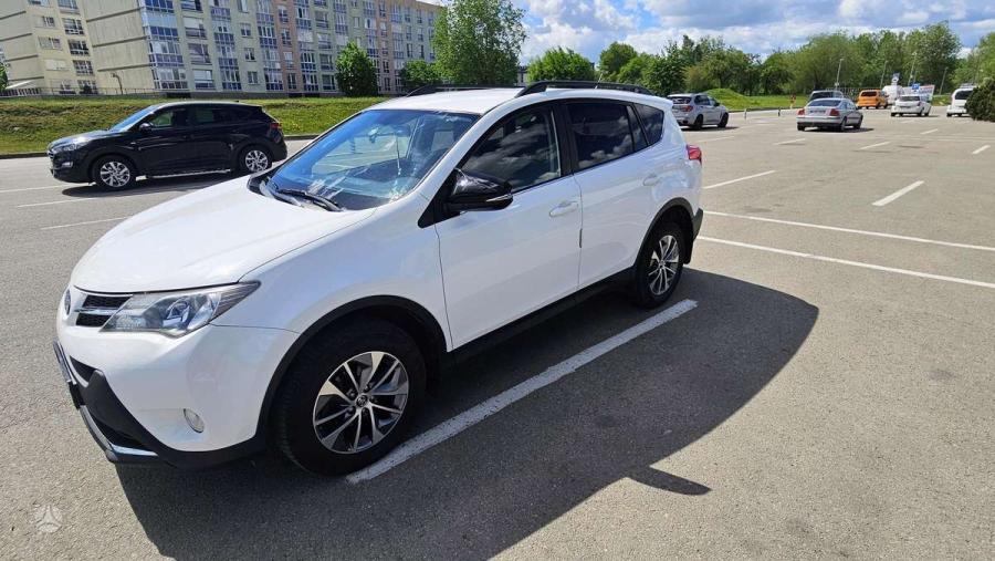 Balts Toyota RAV4 2013 Šauļi, ar dzinēja tilpumu 2.00 L un nobraukumu 191 tūkst. km par 10500 €, foto 5 vietnē AUTOMOTO.COM.LV