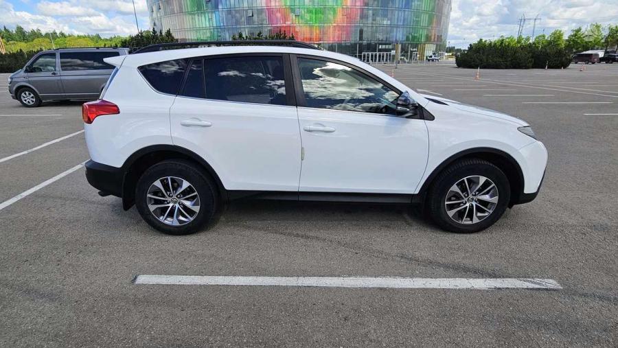 Balts Toyota RAV4 2013 Šauļi, ar dzinēja tilpumu 2.00 L un nobraukumu 191 tūkst. km par 10500 €, foto 6 vietnē AUTOMOTO.COM.LV