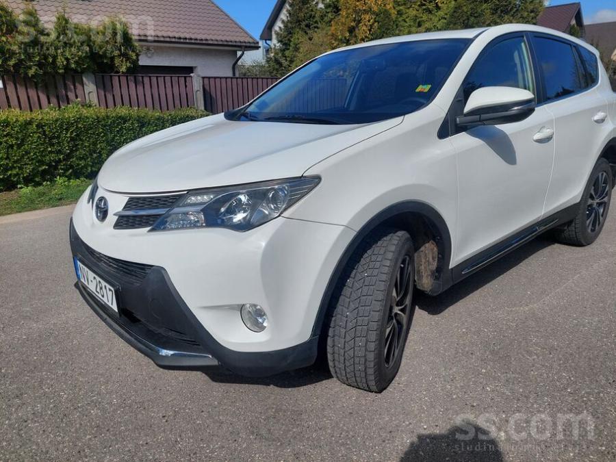 White Toyota RAV4 2014 in Riga, with an engine capacity of 2.20 L and mileage of 0 thousand km for 11155 €, photo 1 on AUTOMOTO.COM.LV