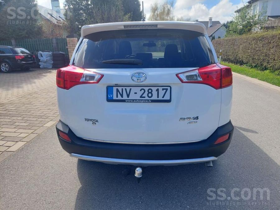 White Toyota RAV4 2014 in Riga, with an engine capacity of 2.20 L and mileage of 0 thousand km for 11155 €, photo 7 on AUTOMOTO.COM.LV