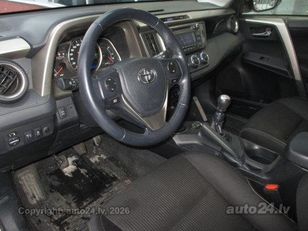 Balts Toyota RAV4 2014 Tartu, ar dzinēja tilpumu 2.00 L un nobraukumu 216 tūkst. km par 9990 €, foto 8 vietnē AUTOMOTO.COM.LV